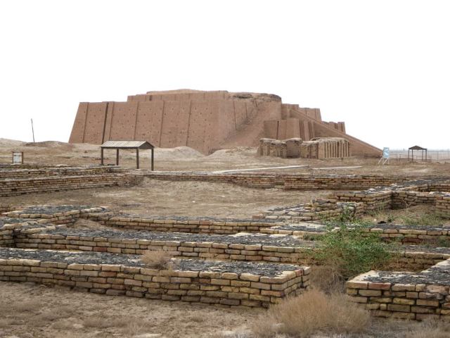 Ziggurats: Bridging Heaven & Earth in Ancient Mesopotamia – Indrosphere