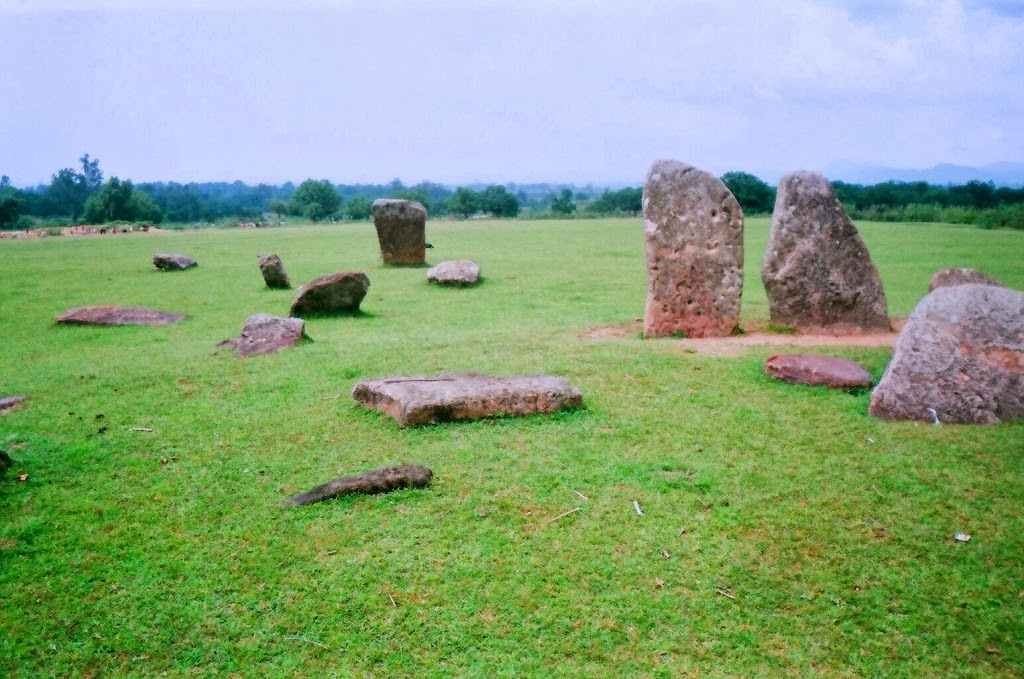 Between Stones & Stars: A Journey to Pakri Barwadih’s Megalithic ...