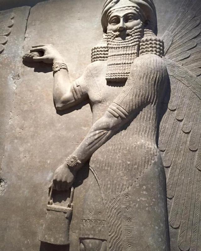 The Winged Genie of Assyria: A Glimpse into the Mystical Guardians of ...