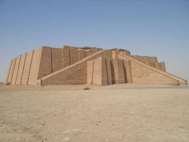 Ziggurats: Bridging Heaven & Earth in Ancient Mesopotamia – Indrosphere