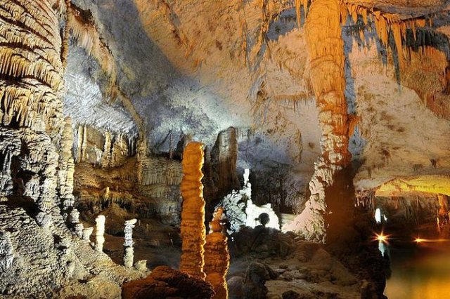 Jeita Grotto: A Journey Into Nature’s Hidden Masterpiece – Indrosphere
