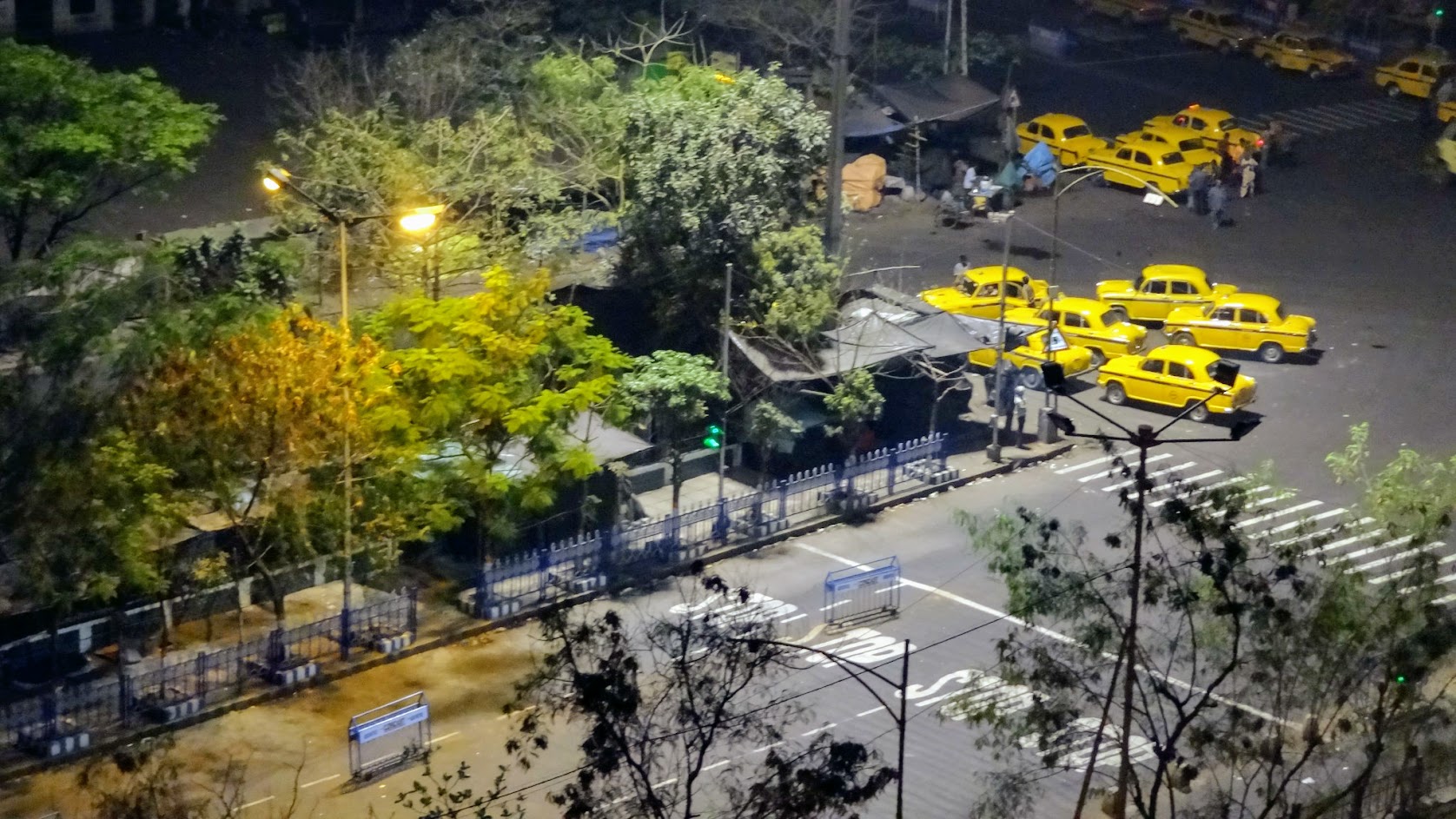 Chowringhee: A Window into Kolkata’s Soul – Indrosphere