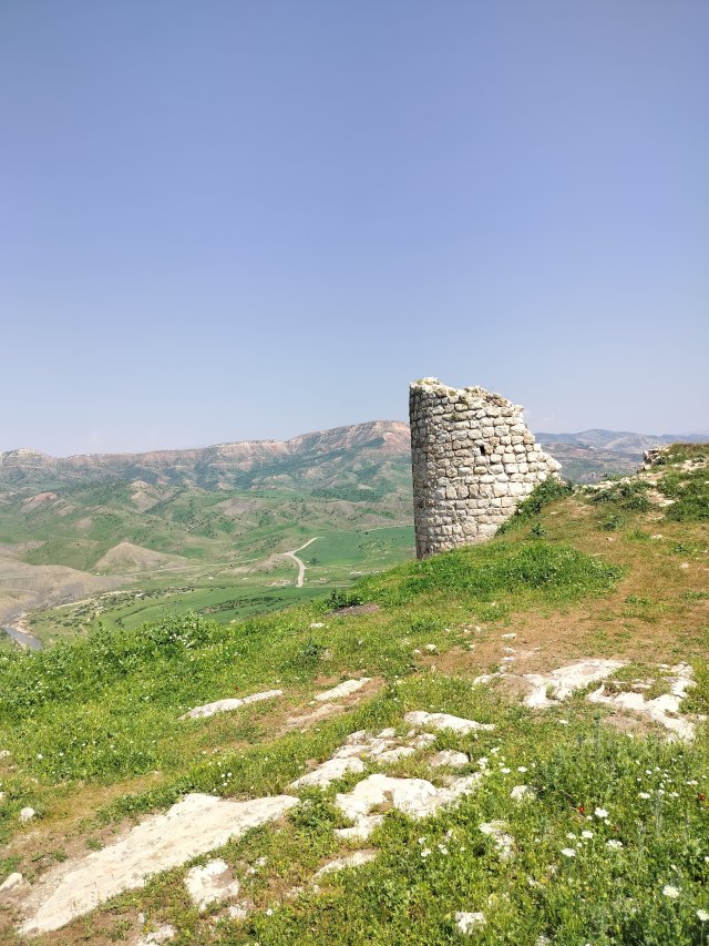 Castles of Kurdistan: Stones that Speak – Indrosphere