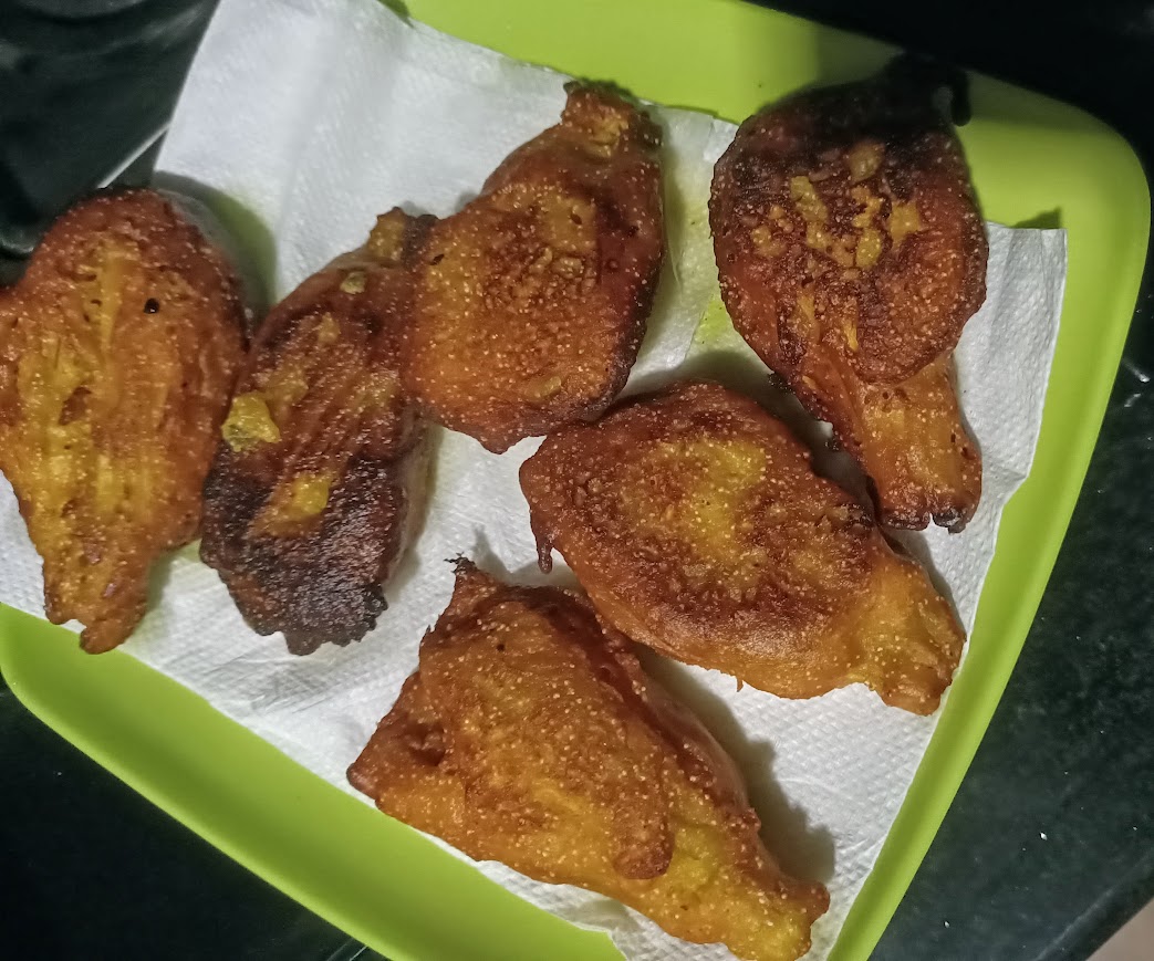 Rain, Nostalgia, & the Golden Bloom: Kumro Phool Bhaja – Indrosphere
