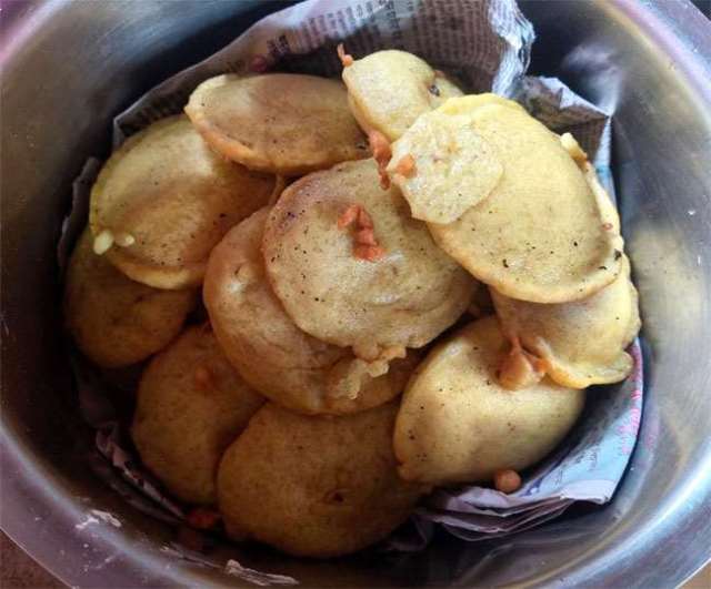 Dhuska: Jharkhand’s Golden Pancake of Tradition – Indrosphere