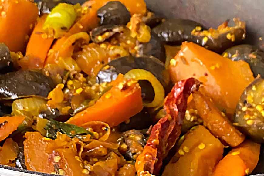 Chorchori: A Healthy Bengali Stir-Fry for Every Home – Indrosphere